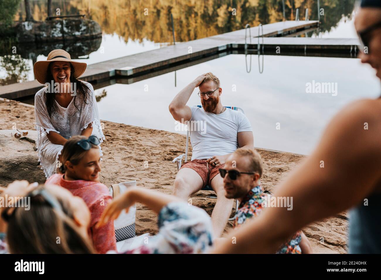 Four women friends beach hi-res stock photography and images - Alamy