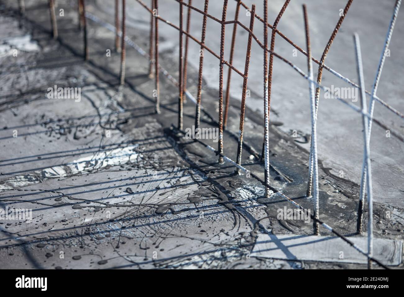 Horizontal shot of vertical reinforcement in retaining walls Stock ...