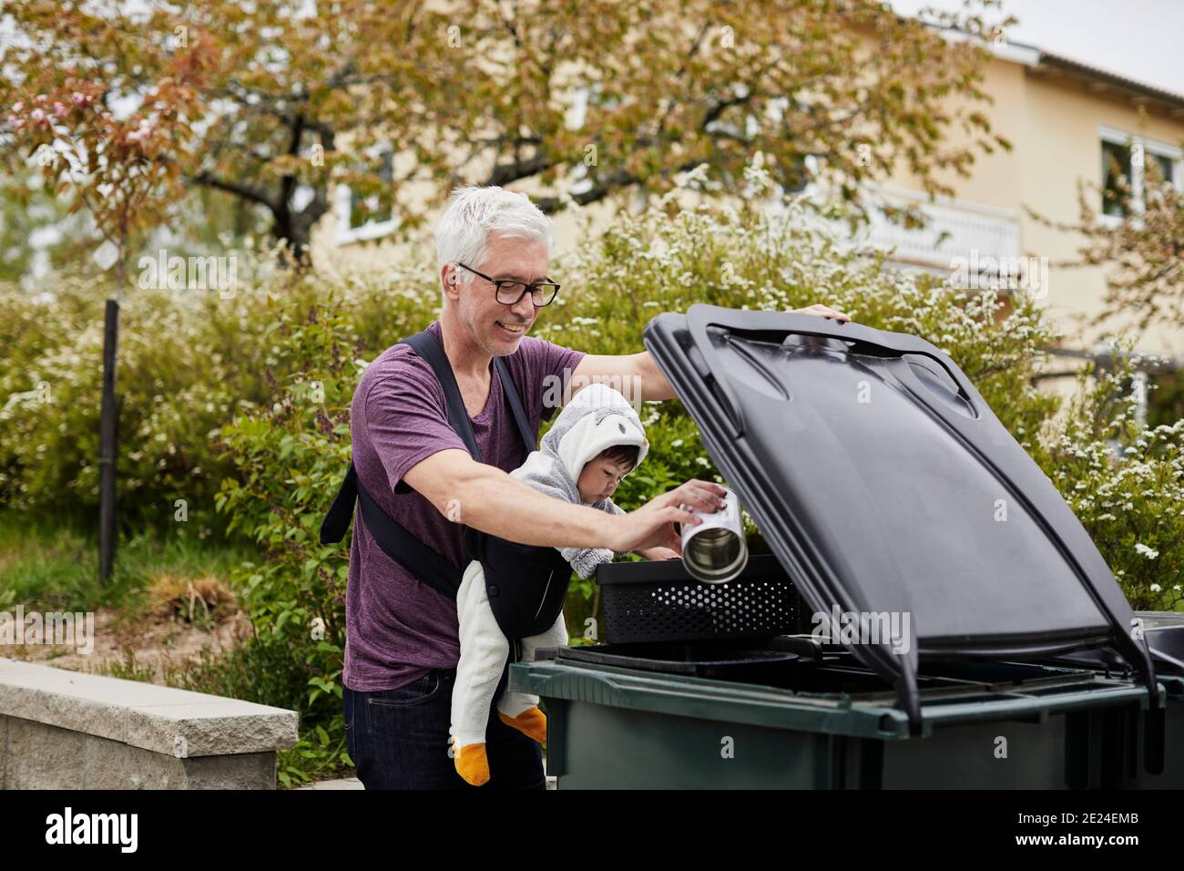 Recycling bin children hi-res stock photography and images - Alamy