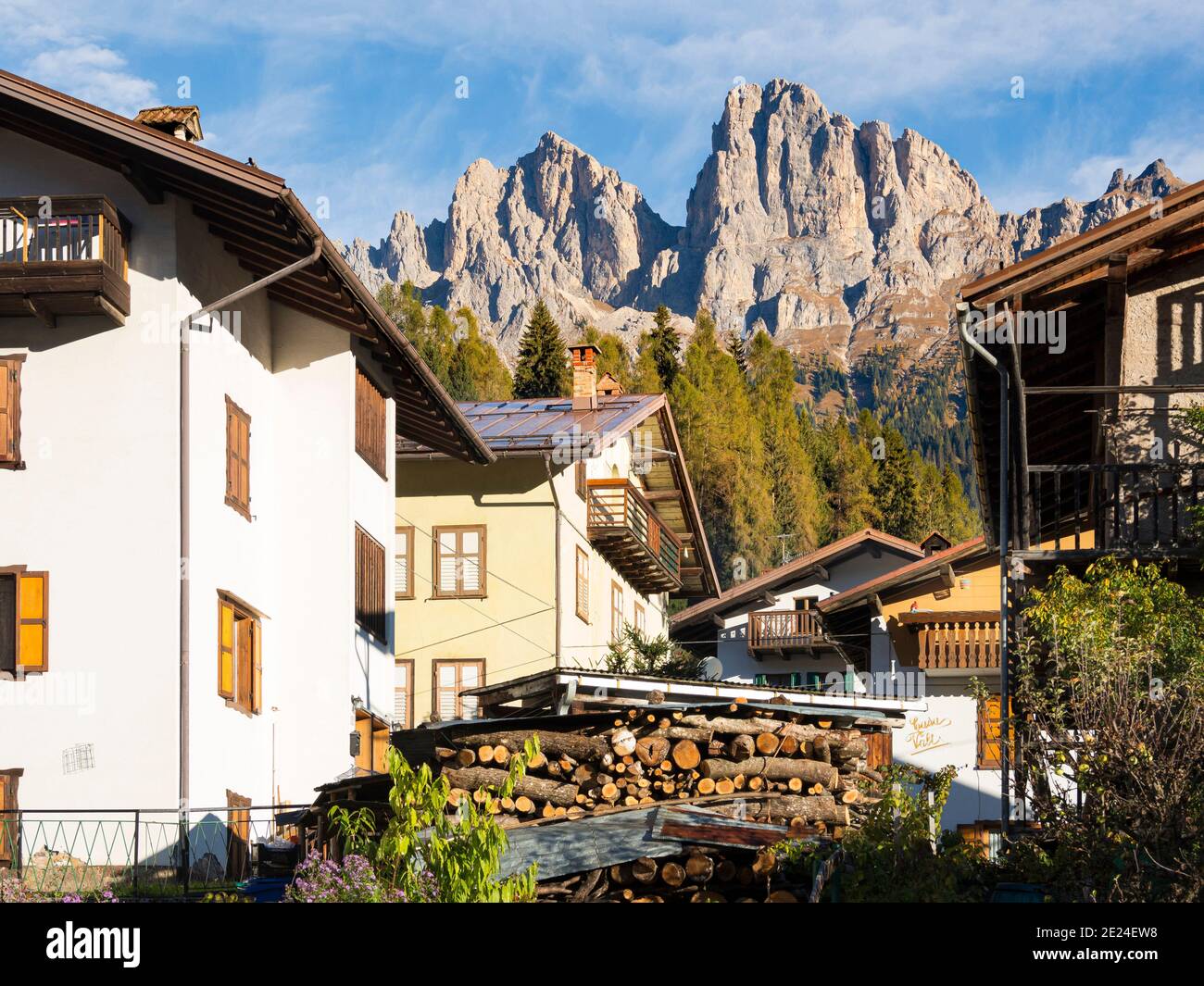 Eastern falcade hi-res stock photography and images - Alamy