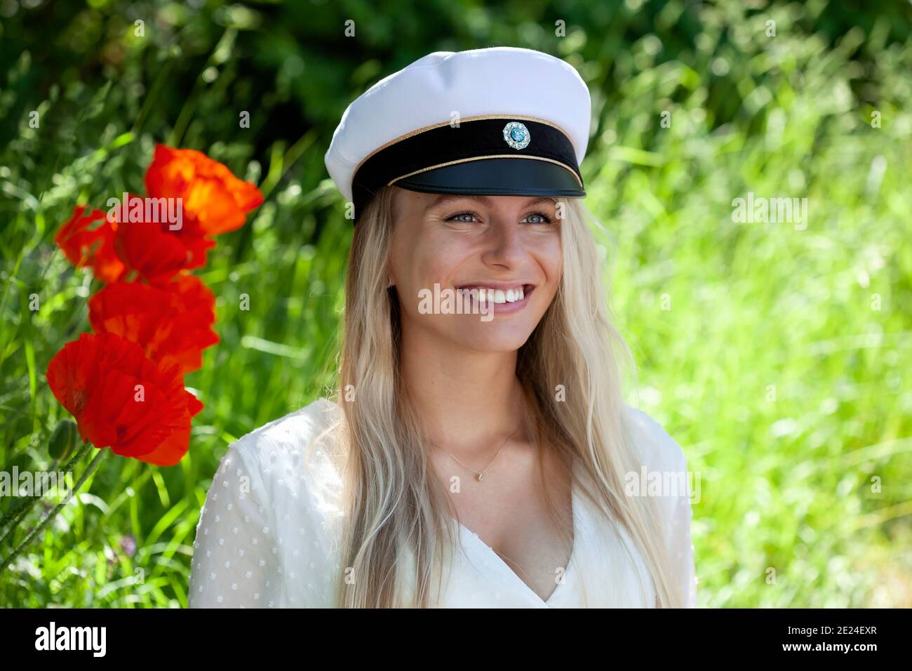 Graduation portrait hi-res stock photography and images - Alamy