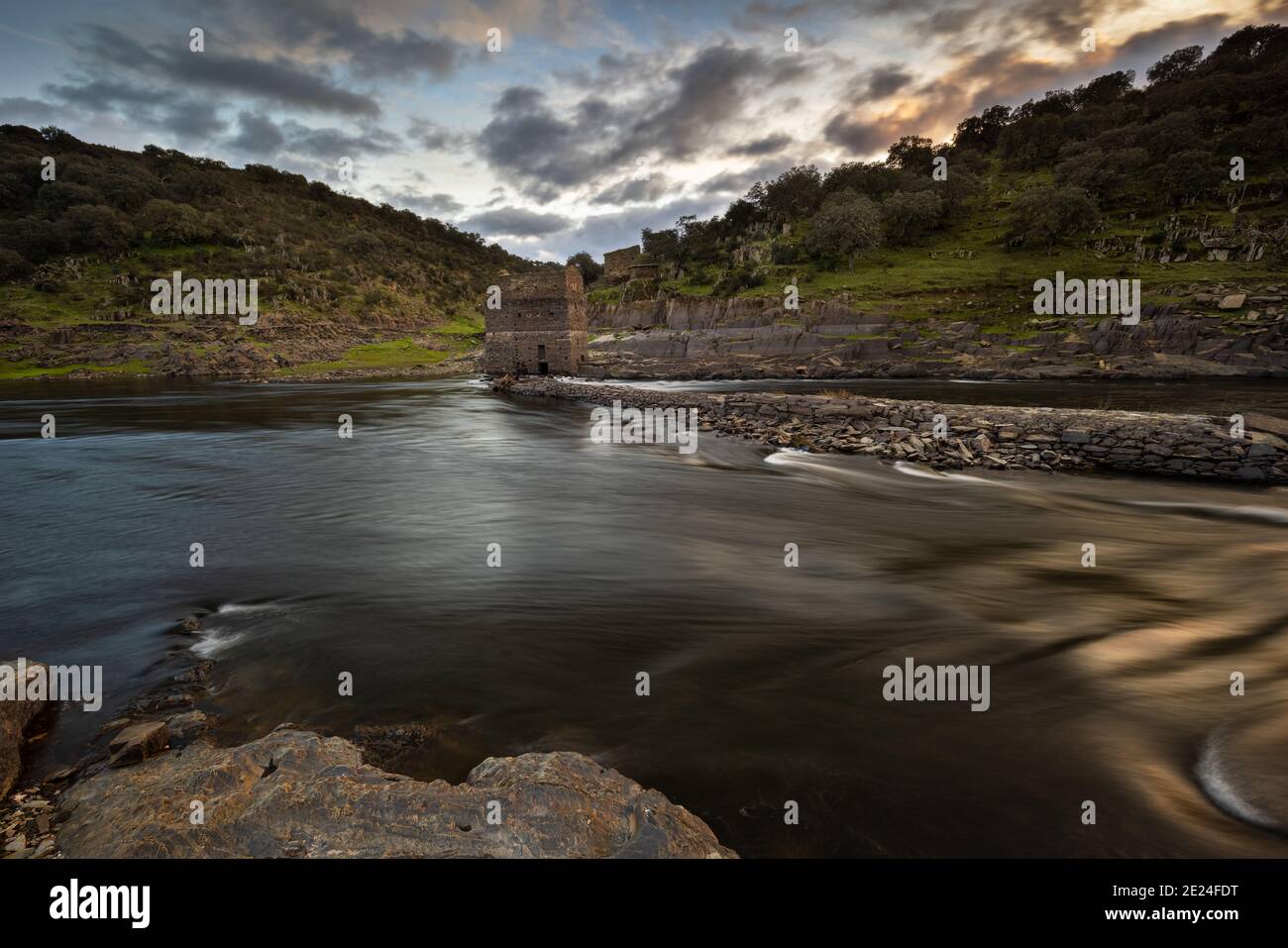 Beautiful sunset landscape on the bank of the Alagon river in Spain ...