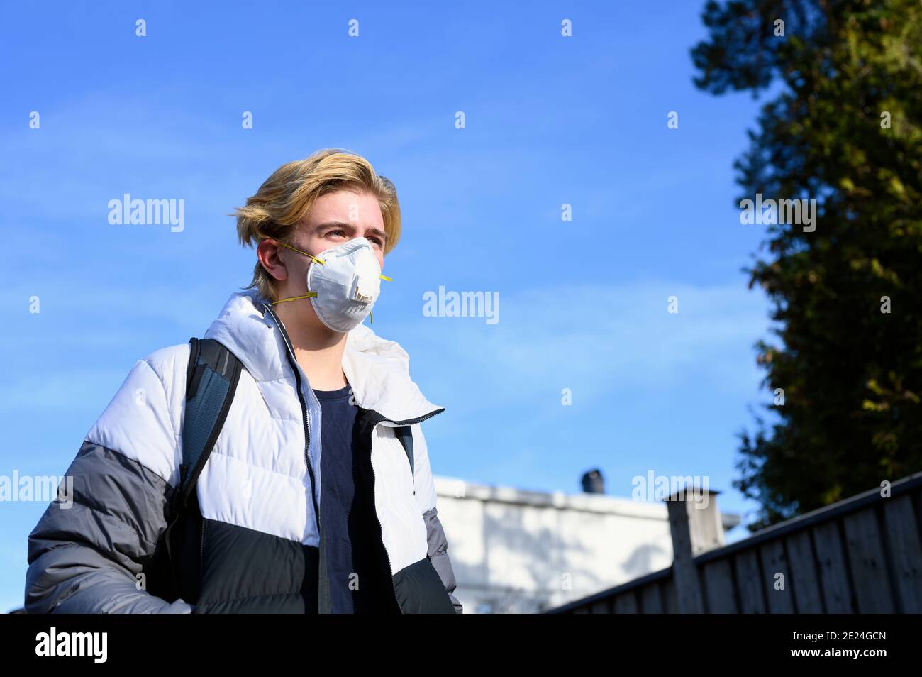 Boy wearing face mask hi-res stock photography and images - Alamy