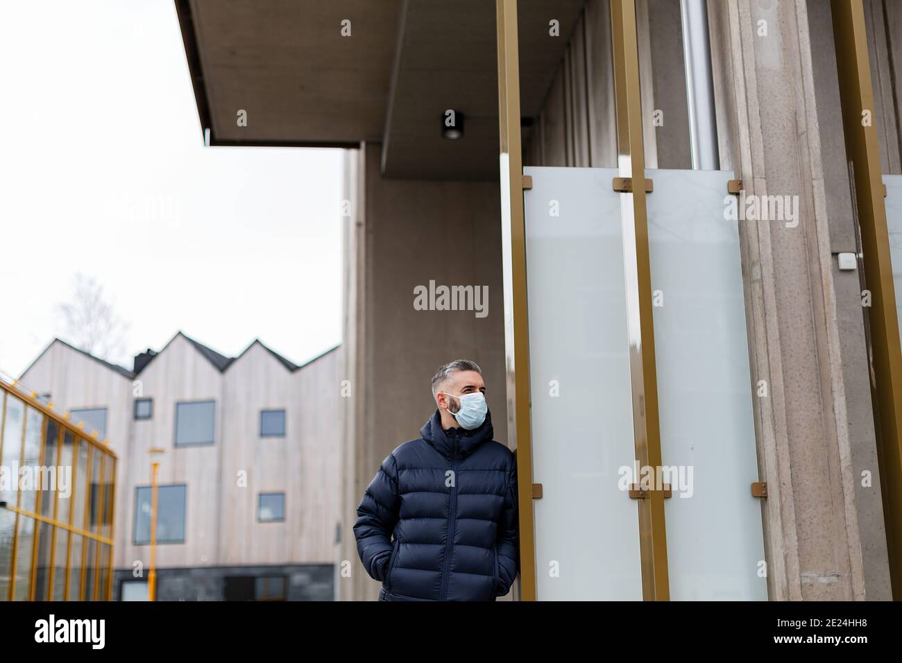 Building with mask hi-res stock photography and images - Alamy