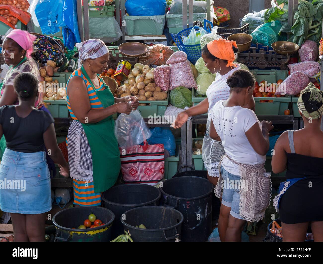 Mercado Municipal di Praia in Plato. The capital Praia on the island of ...