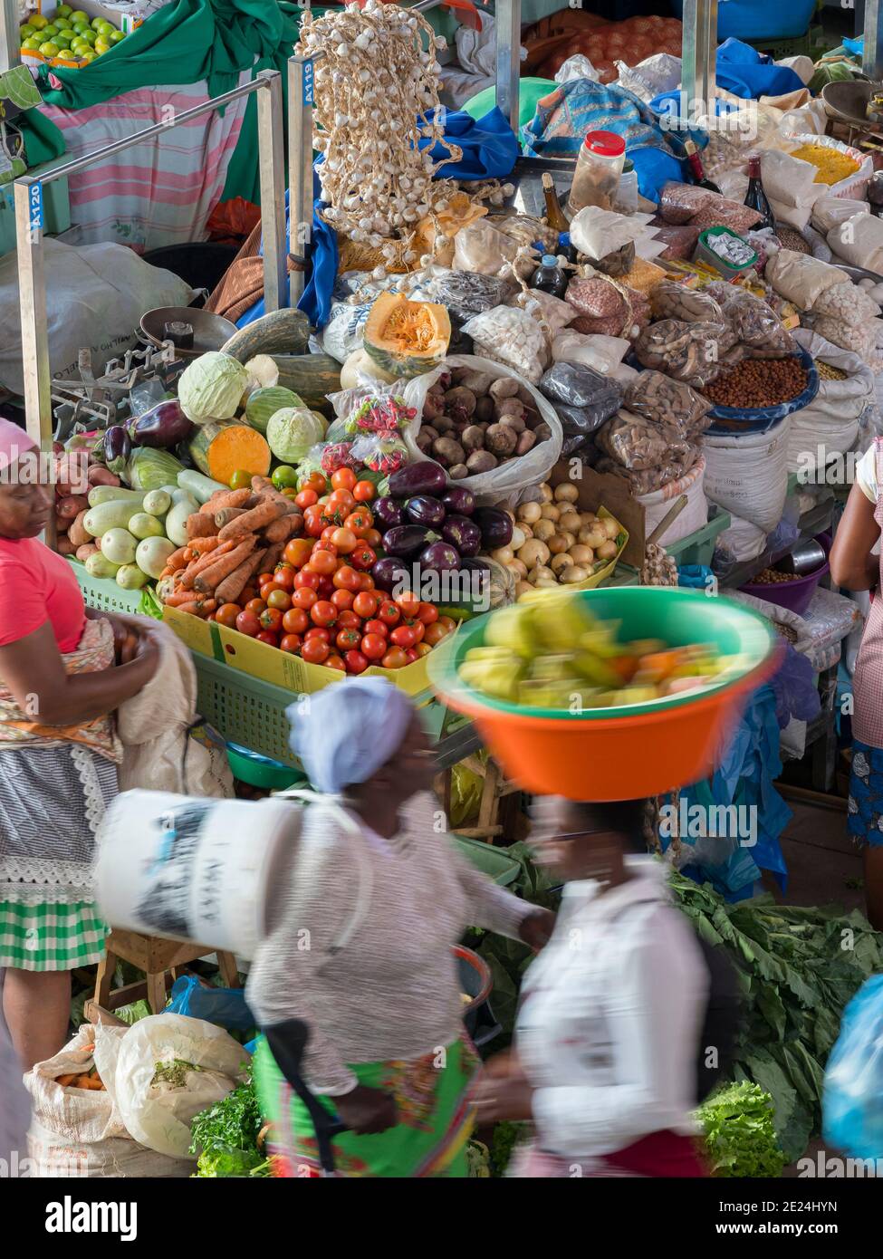 Mercado Municipal di Praia in Plato. The capital Praia on the island of ...