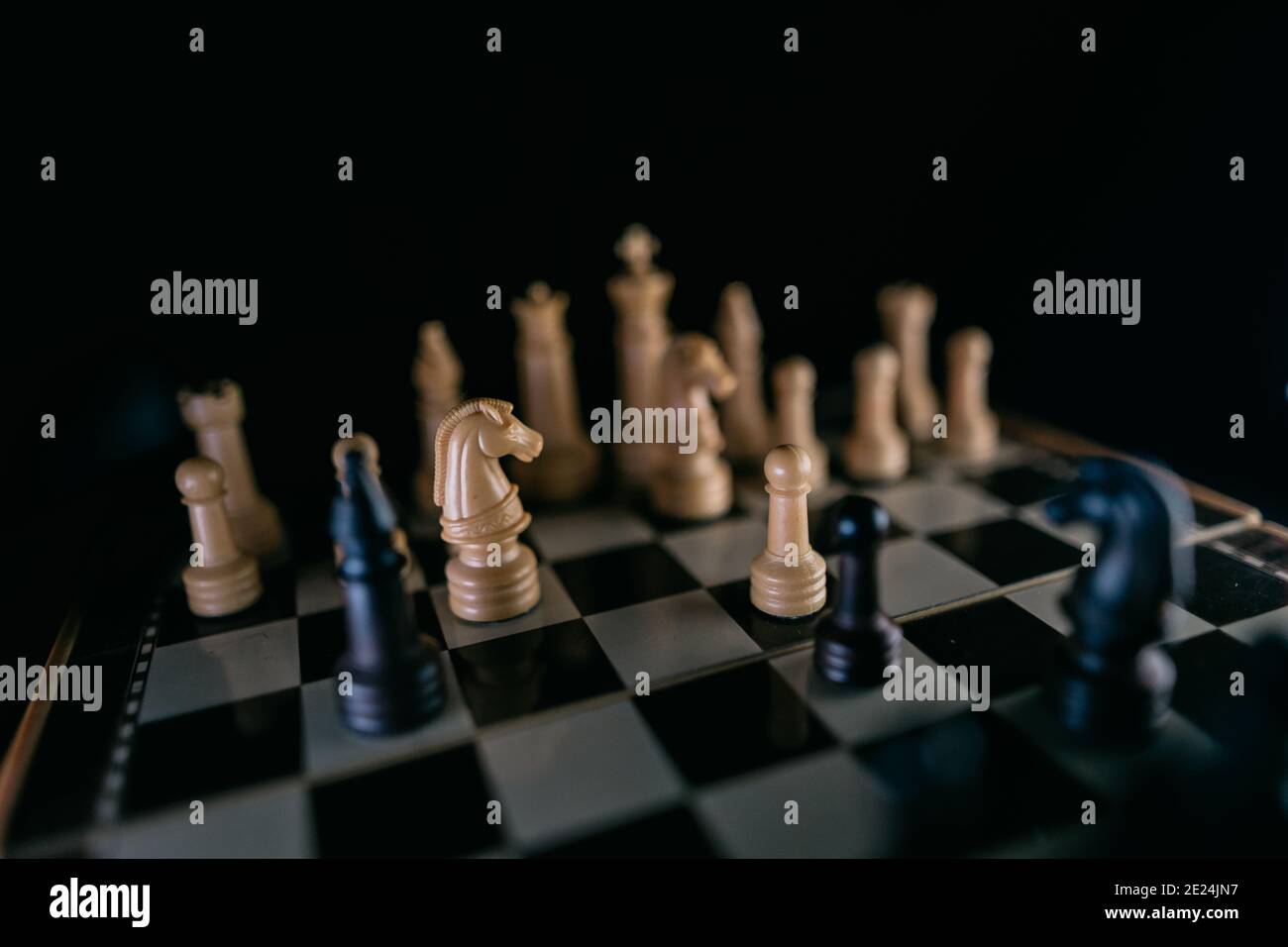 Concentration chess competition hi-res stock photography and images - Alamy