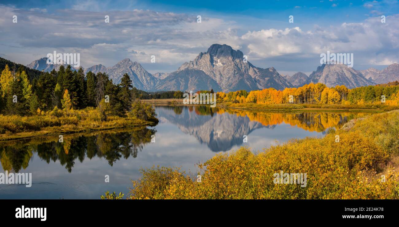 Beautiful autumn at Mt. Moran in Grand Teton National Park, Wyoming ...