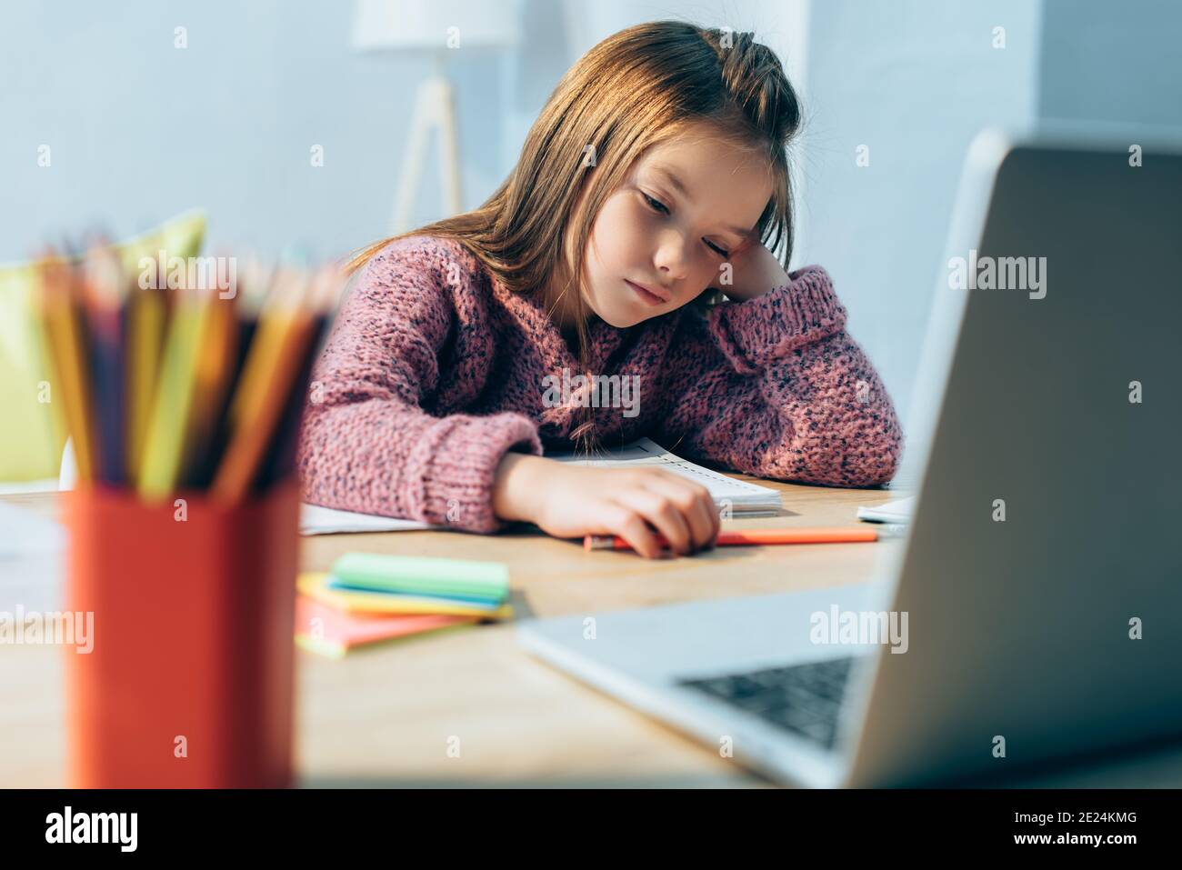 Sleepy girl hi-res stock photography and images - Alamy
