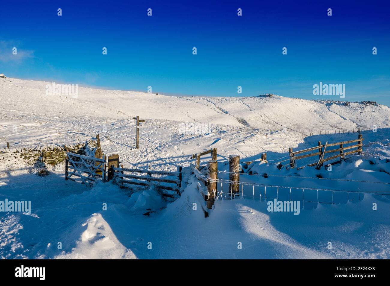 The top of the Jacobs Ladder path to Kinder Scout from Edale in winter ...