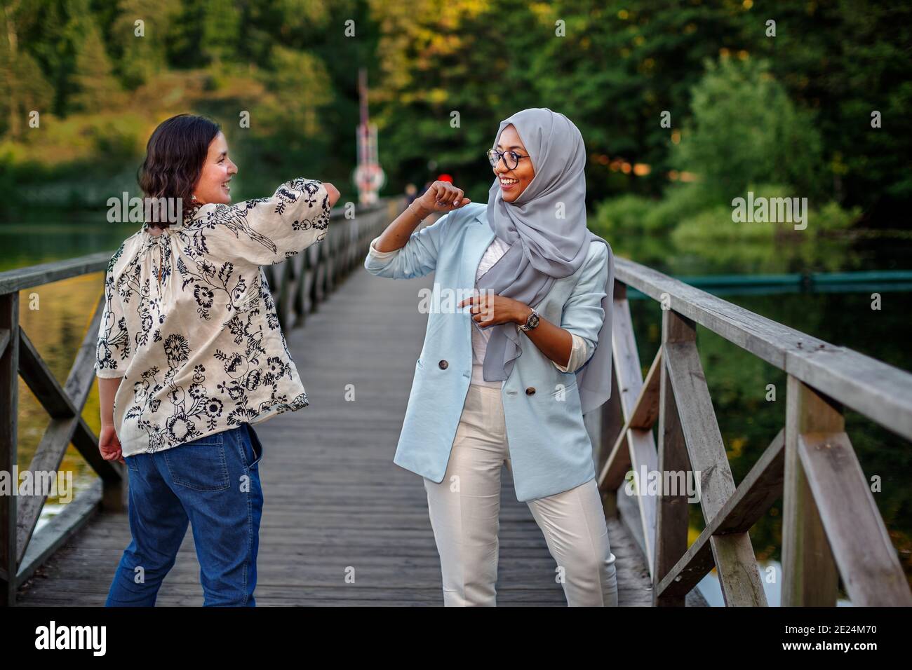 Greeting friends hi-res stock photography and images - Alamy