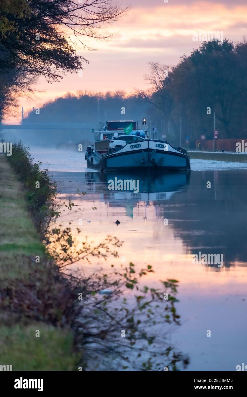 Container ship during sunset hi-res stock photography and images - Alamy