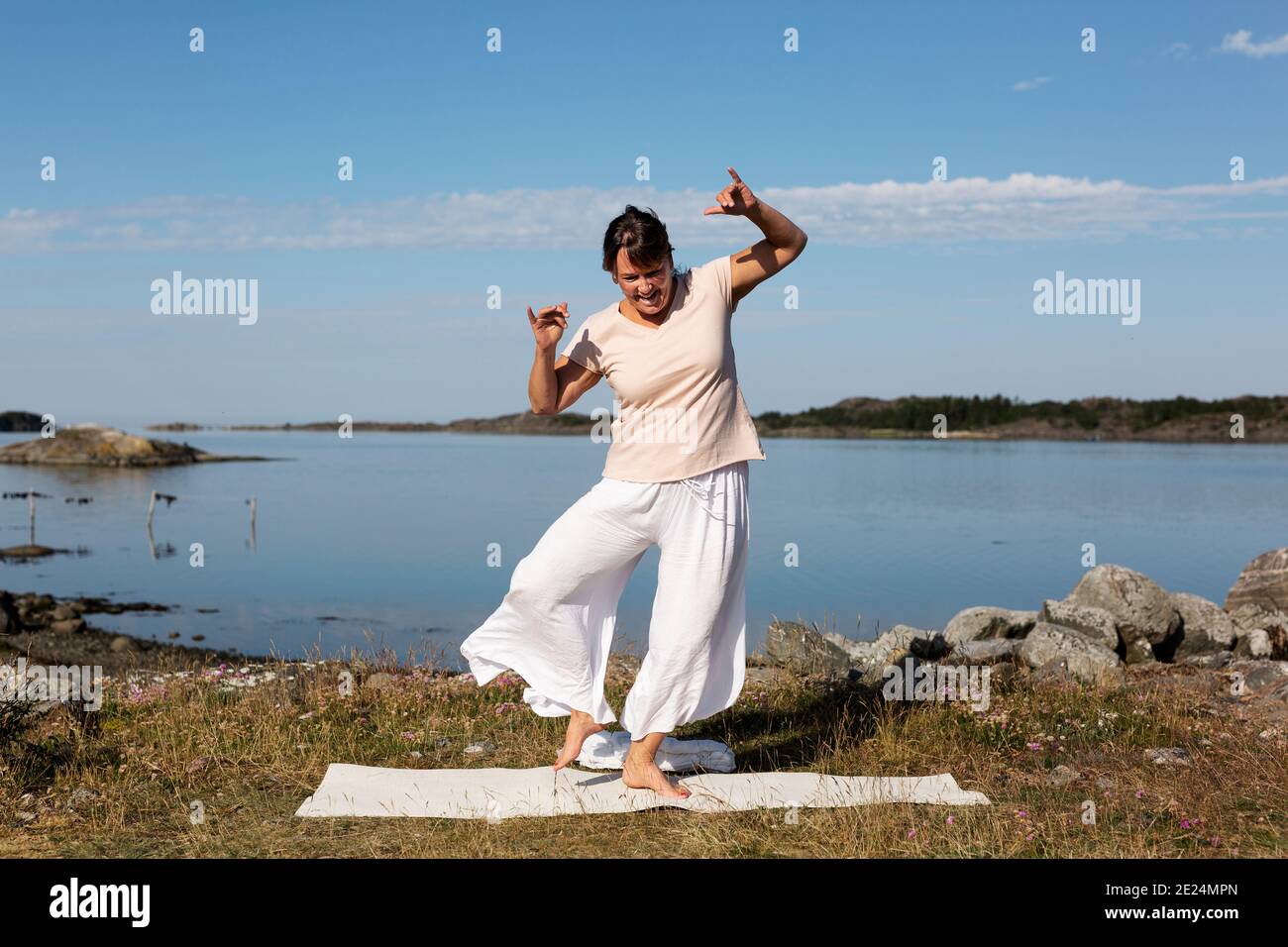 Real people doing real activities hi-res stock photography and images ...