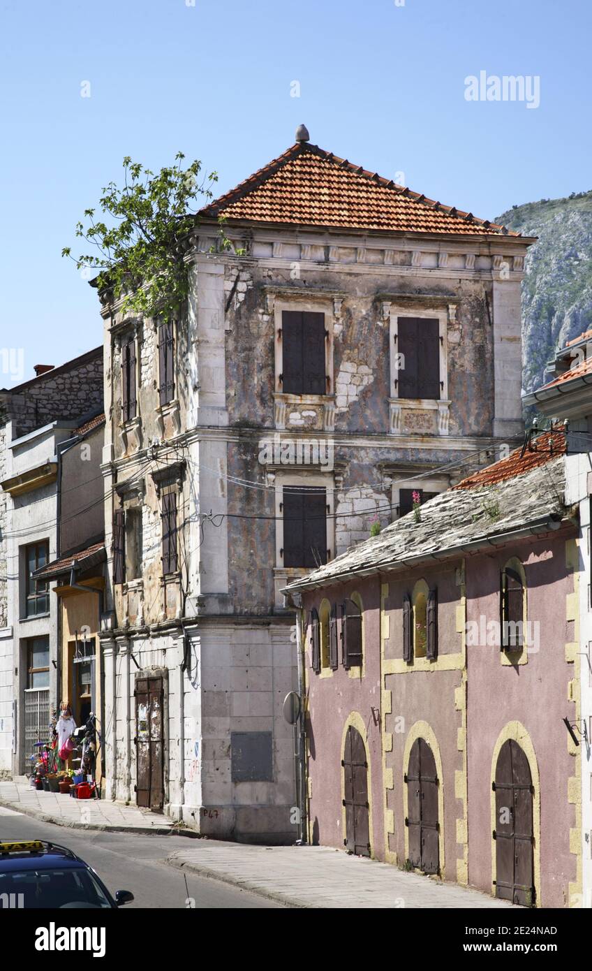 Destroyed building in Mostar. Bosnia and Herzegovina Stock Photo - Alamy