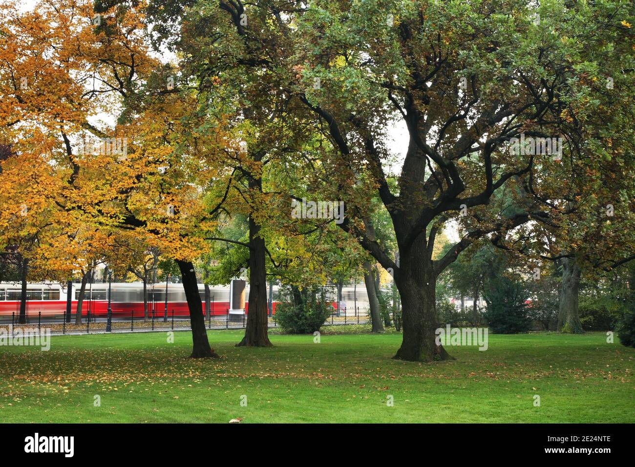 Vienna townhouse hi-res stock photography and images - Alamy