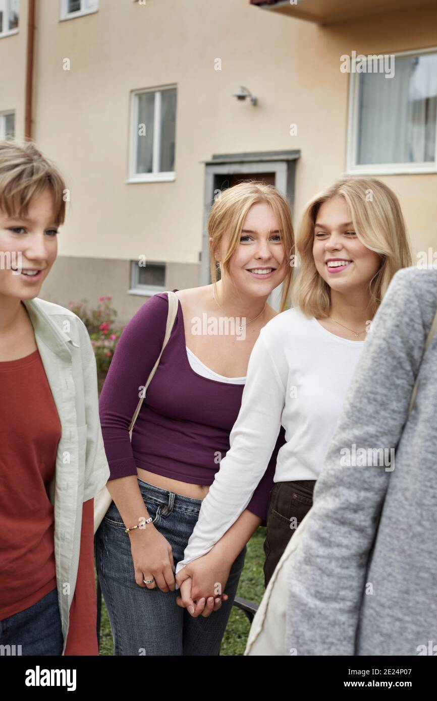 Female friends friendship girl hi-res stock photography and images - Alamy