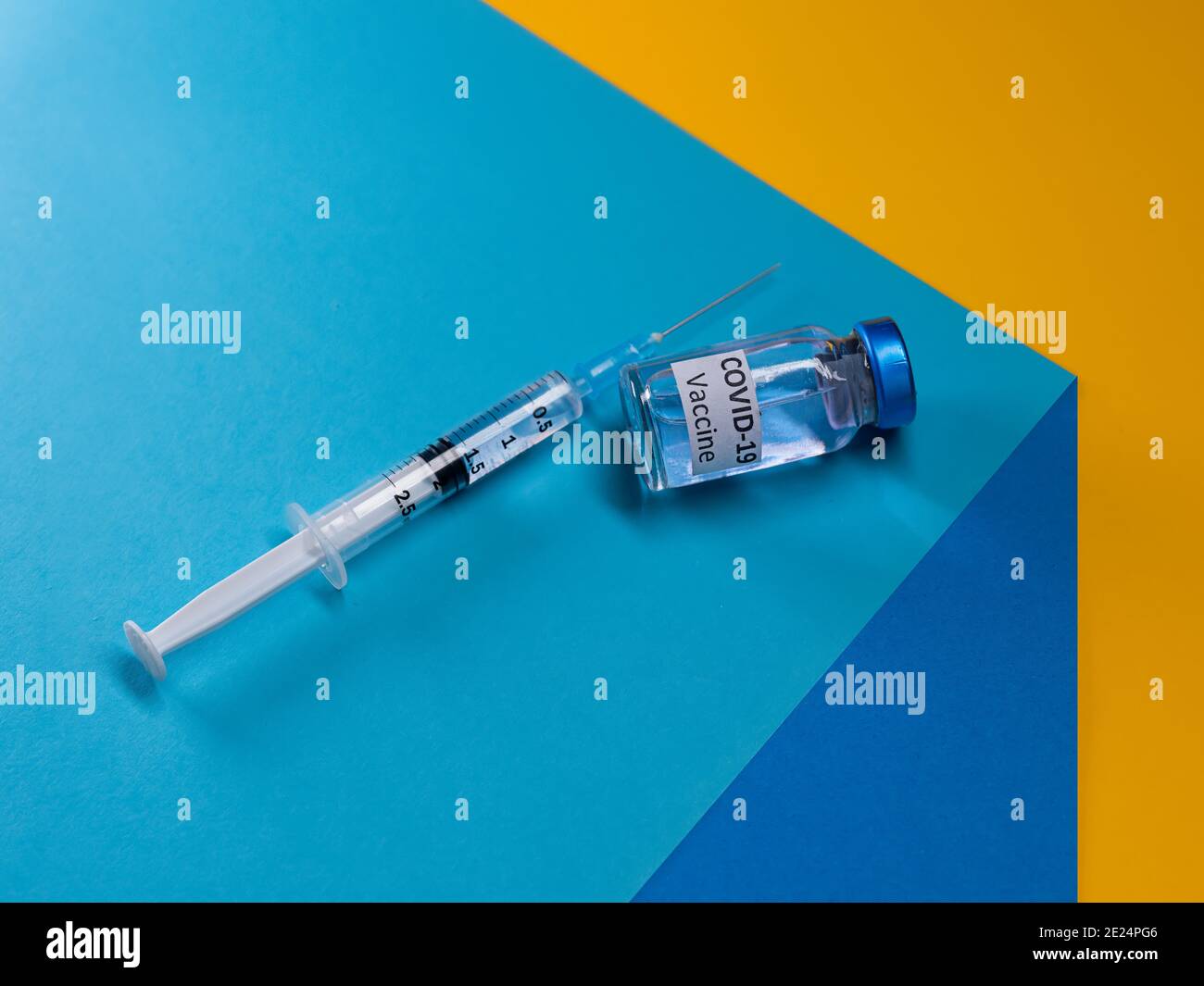 Vaccine syringe hi-res stock photography and images - Alamy