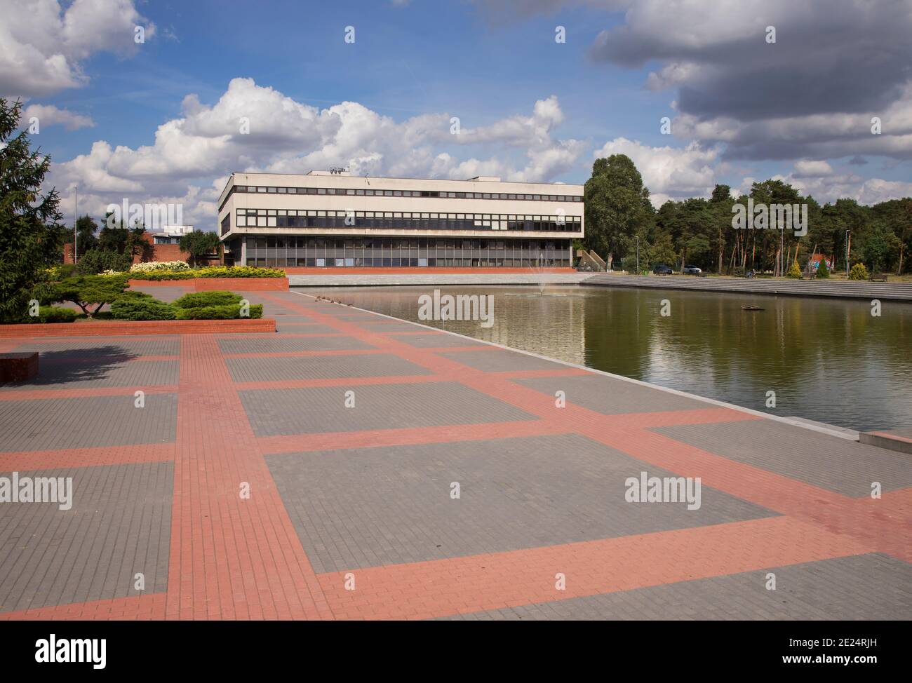 University of management and economics hi-res stock photography and ...