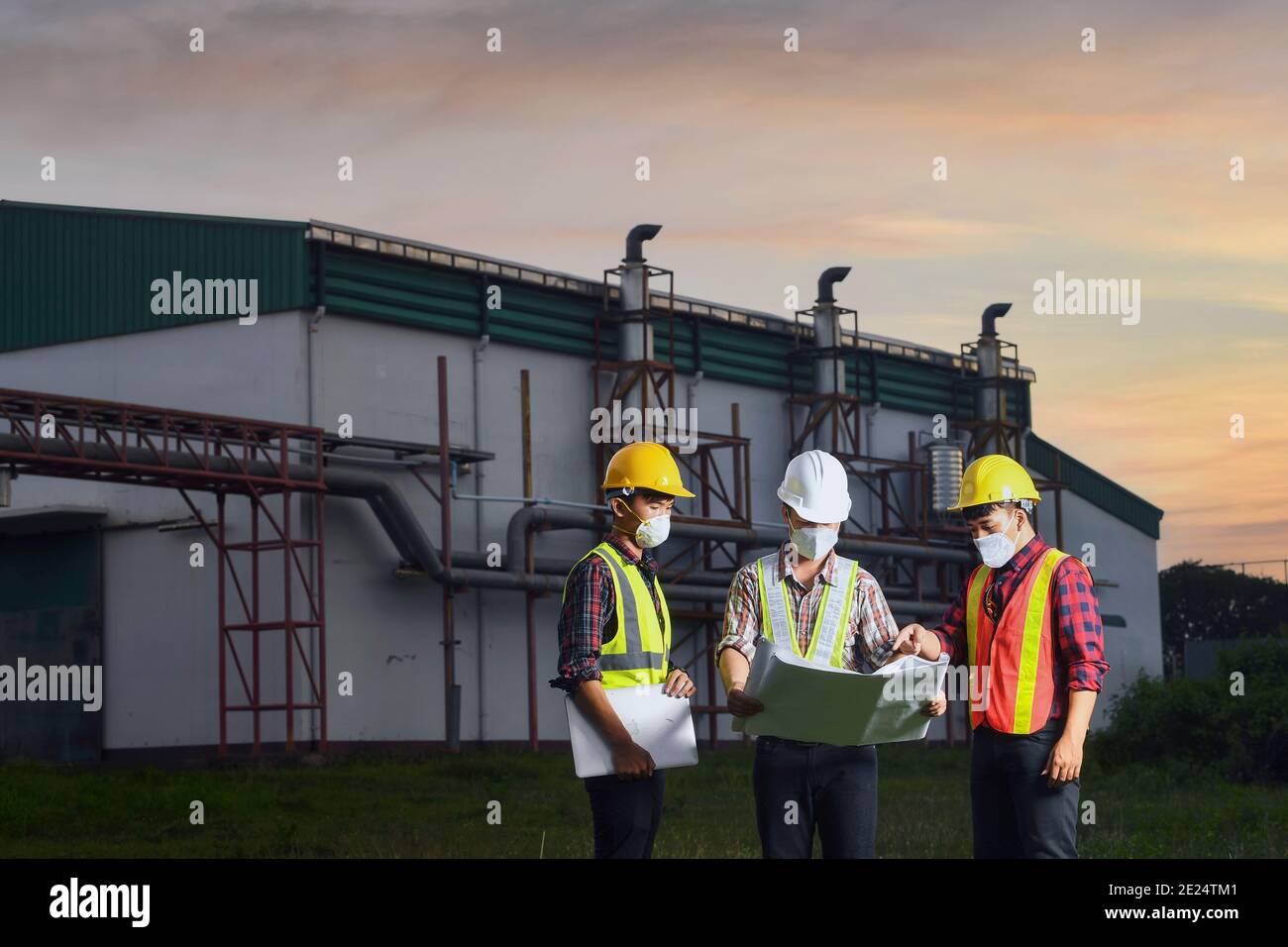 Construction factory worker hi-res stock photography and images - Alamy