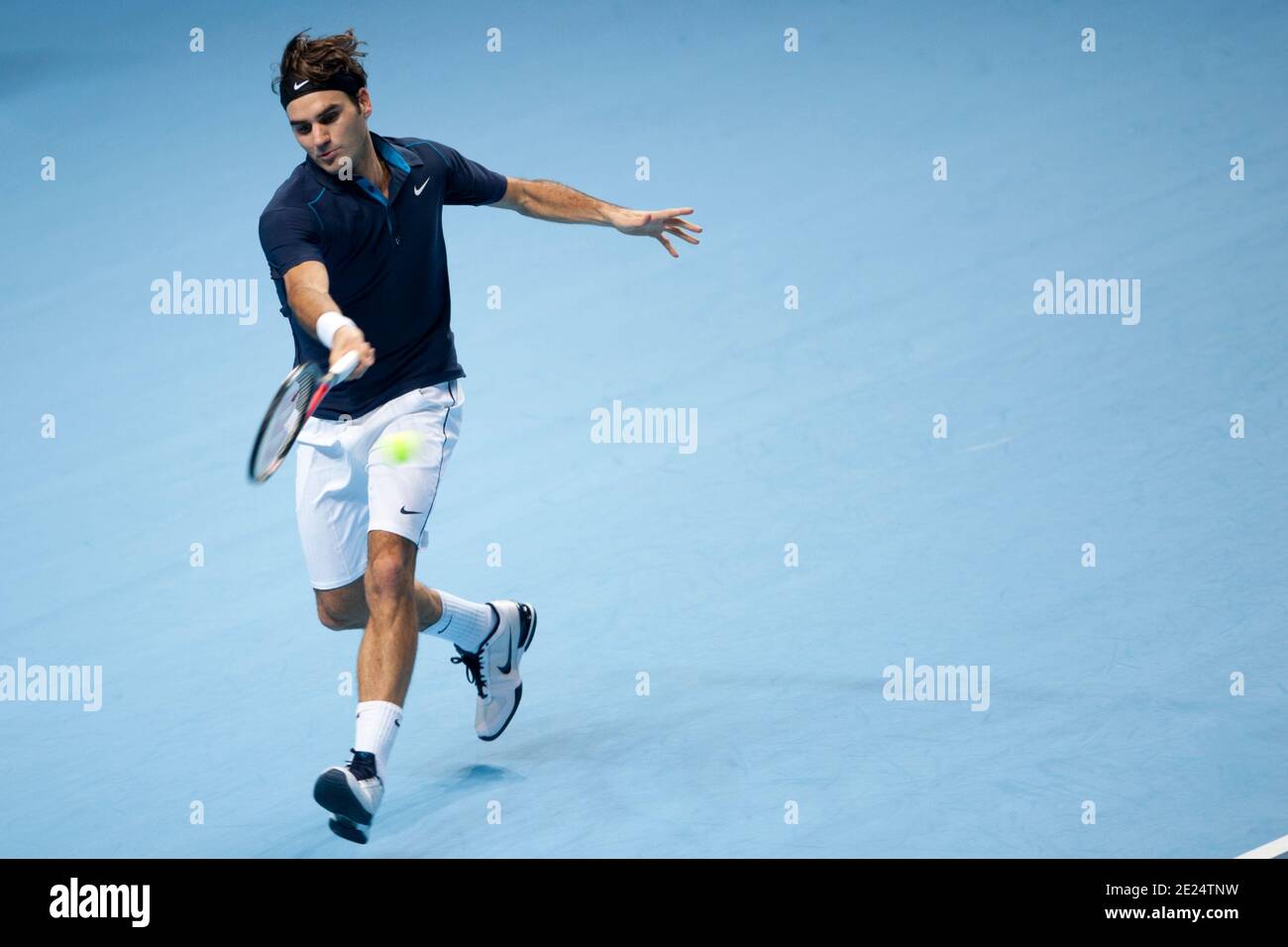 Roger Federer in action Stock Photo - Alamy