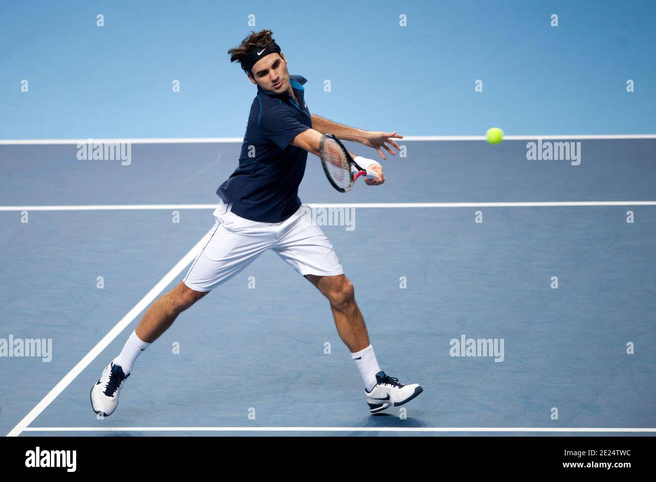 Roger Federer in action Stock Photo - Alamy