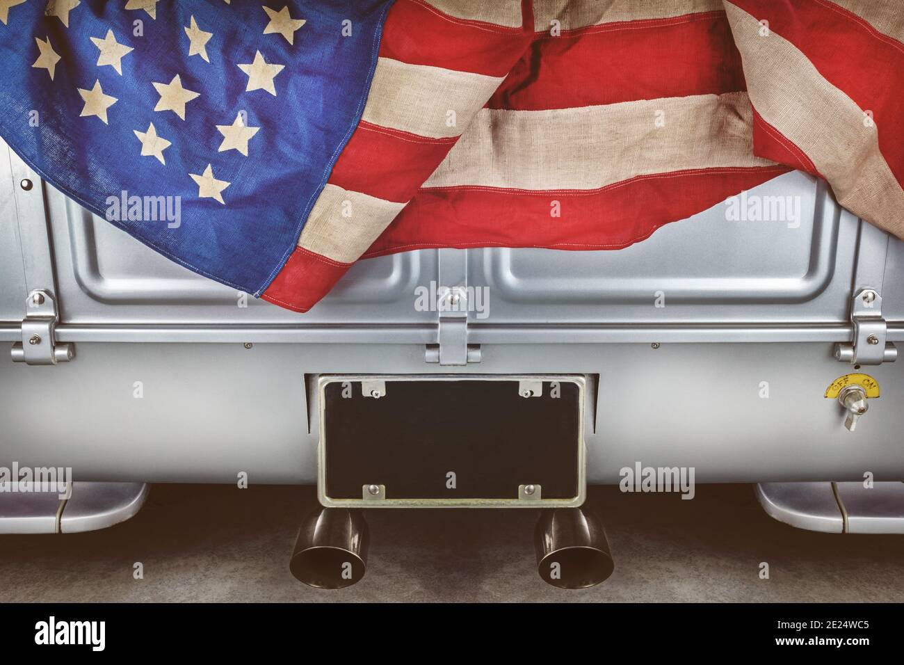 Car with american flag hi-res stock photography and images - Alamy