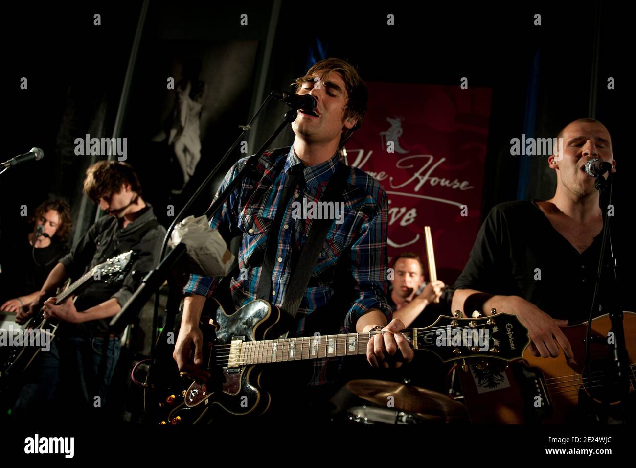 Musician Charlie Simpson Stock Photo - Alamy
