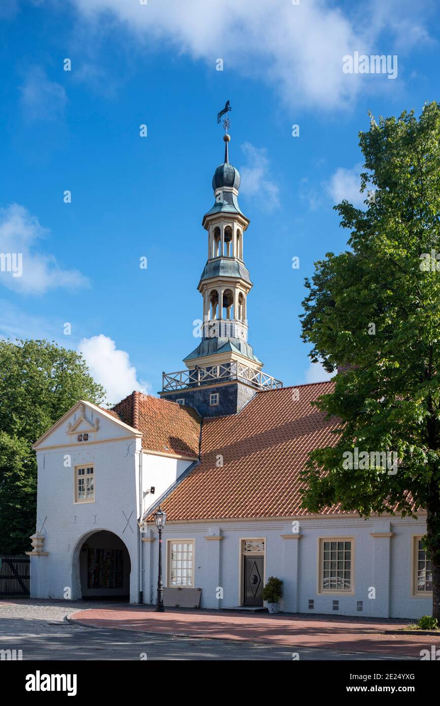 Lower castle gate hi-res stock photography and images - Alamy