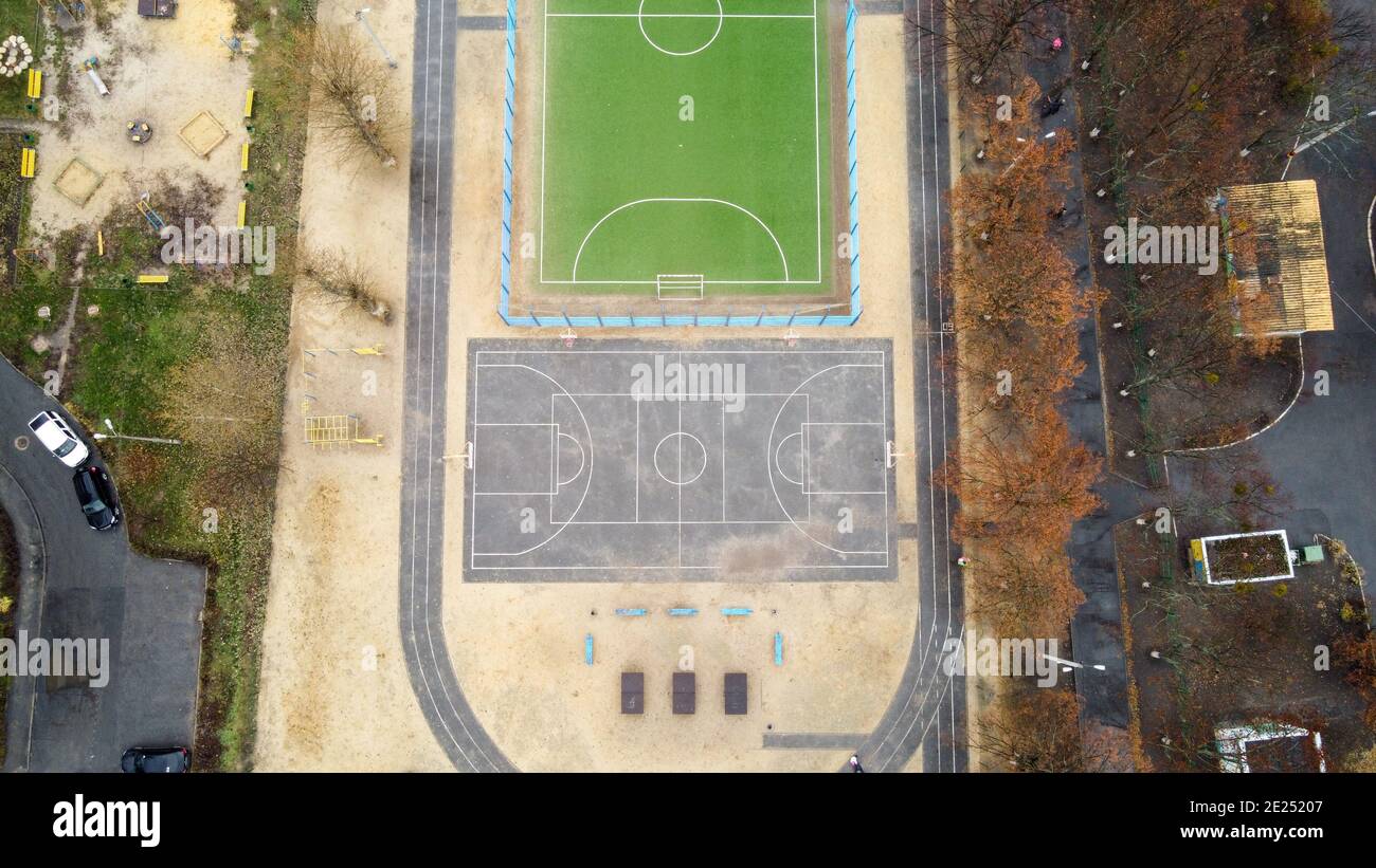 Track and ground drones hi-res stock photography and images - Alamy