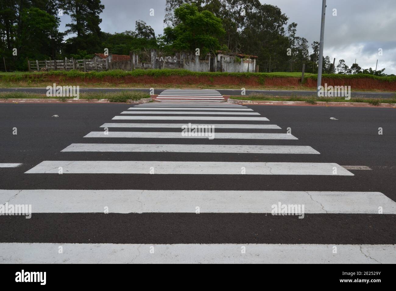 Crosswalk on a city street hi-res stock photography and images - Alamy