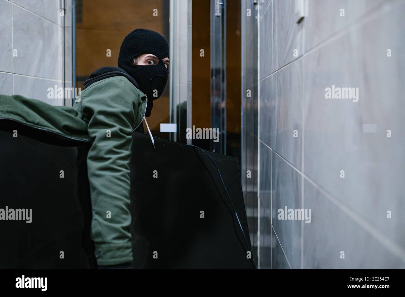 Man running away night hi-res stock photography and images - Alamy