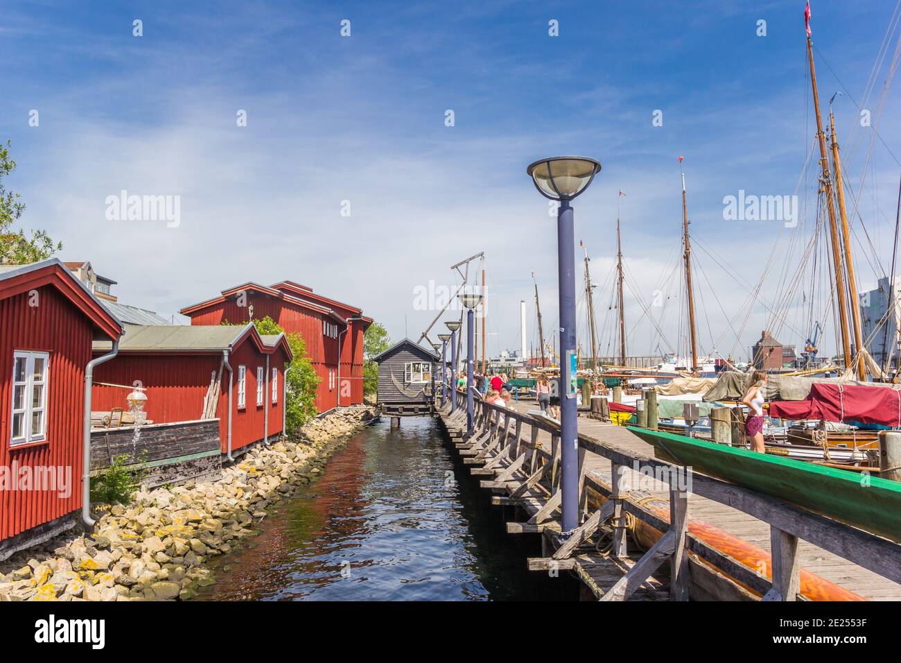 German wharf hi-res stock photography and images - Alamy