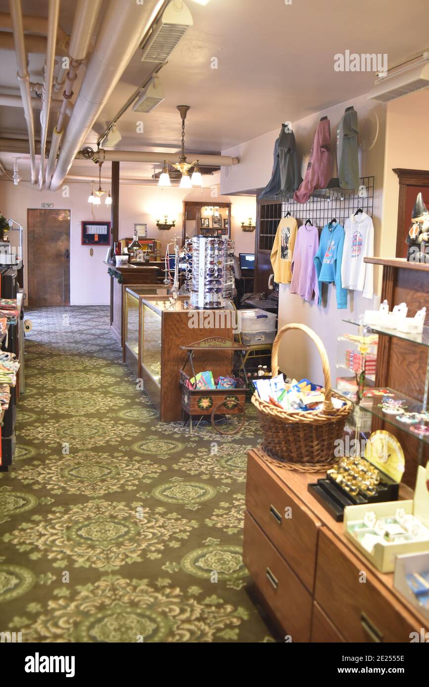 Hotel with gift shop hi-res stock photography and images - Alamy