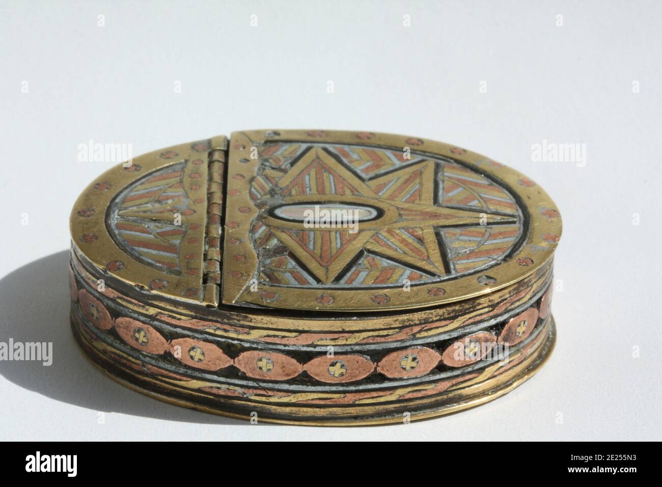 Georgian brass and copper antique hi-res stock photography and images ...