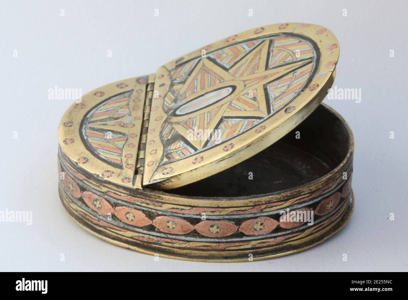 Snuff box hi-res stock photography and images - Alamy