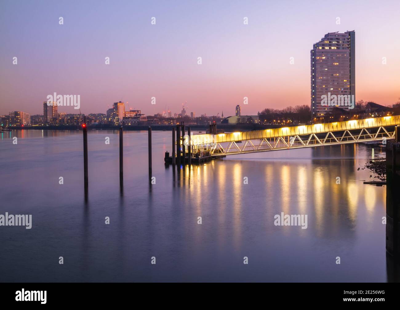 Surrey quays pier hi-res stock photography and images - Alamy