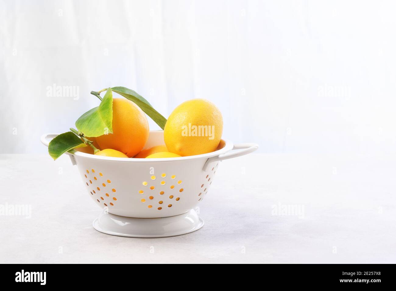 High key still life hi-res stock photography and images - Alamy