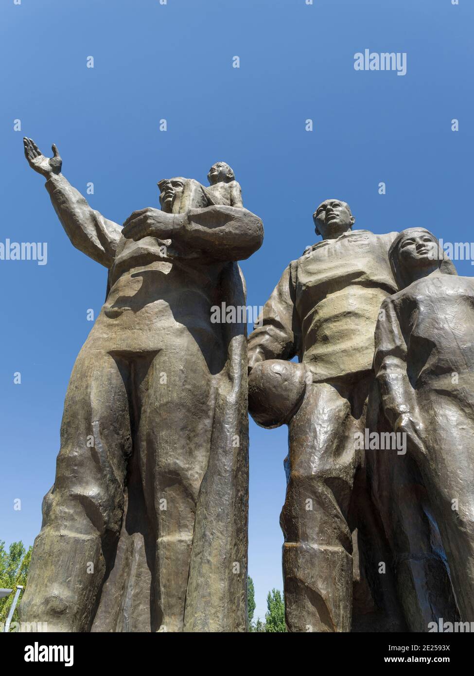 The victory square and the big memorial commemorating the great ...