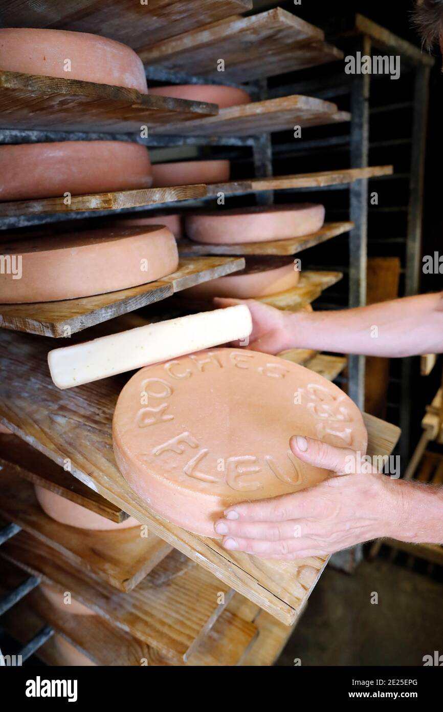 Fermier hi-res stock photography and images - Alamy