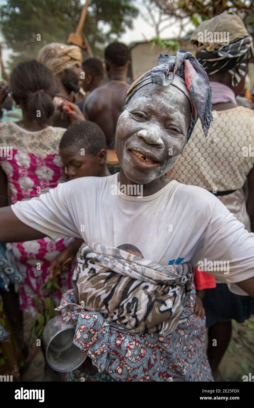African funeral dance hi-res stock photography and images - Alamy