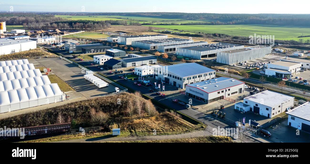 Production halls hi-res stock photography and images - Alamy