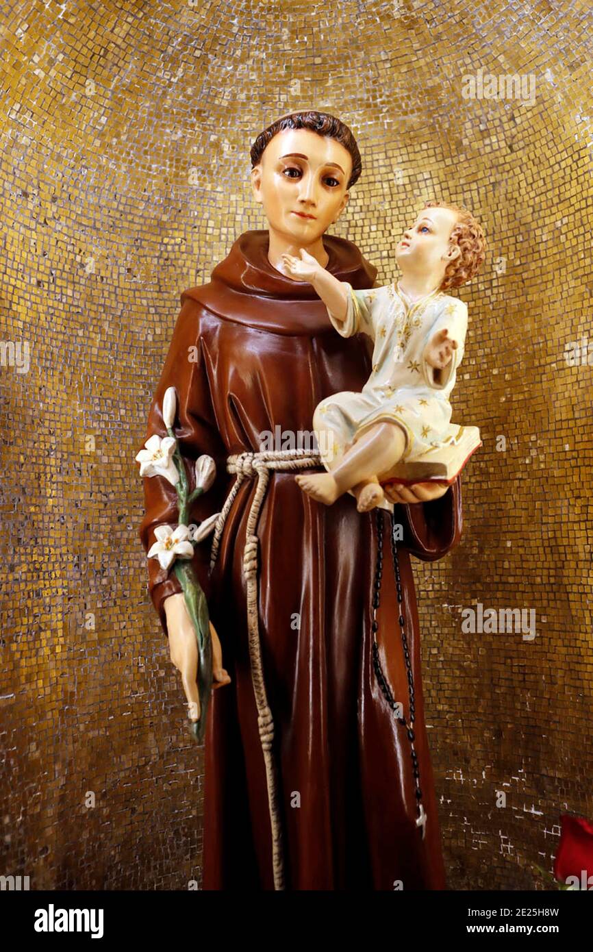 Jesus christ saint anthony padua church hi-res stock photography and ...
