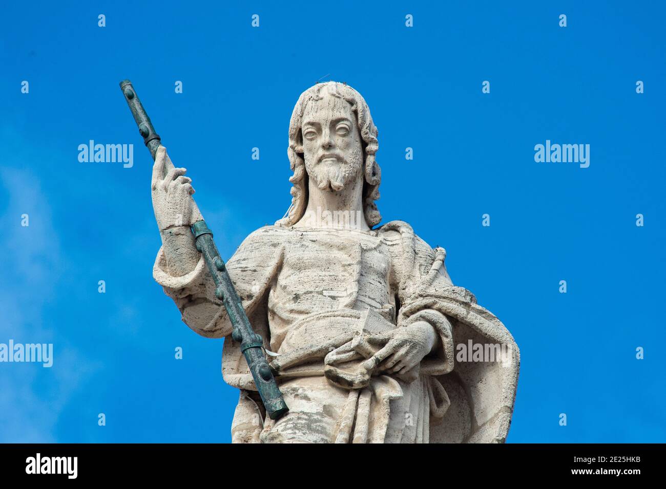 Apostle statue in St Peter's square, Rome, Vatican Stock Photo - Alamy