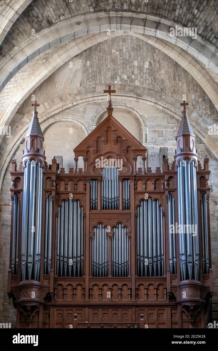 Organ in notre dame hi-res stock photography and images - Alamy