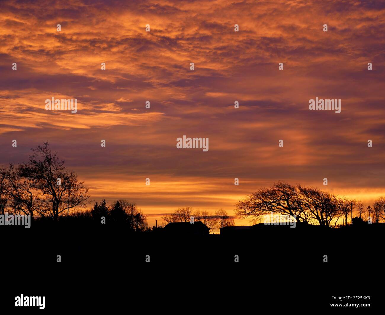 Border between devon and cornwall hi-res stock photography and images ...