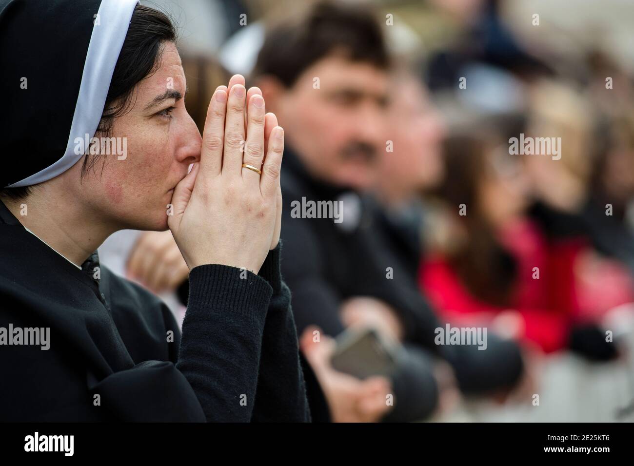 Nun attending the pope's weekly general audience at St Peter's square ...