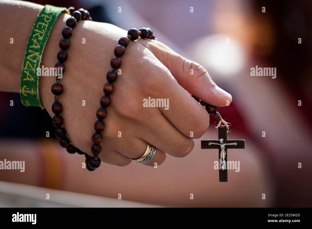 Christian faithful hi-res stock photography and images - Alamy