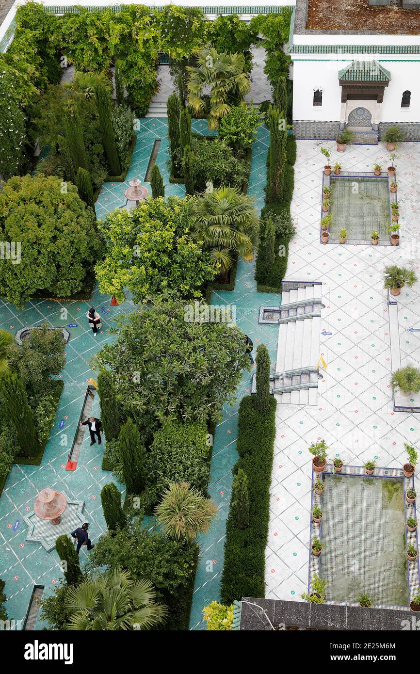 Courtyard of the Paris Great Mosque, France Stock Photo - Alamy