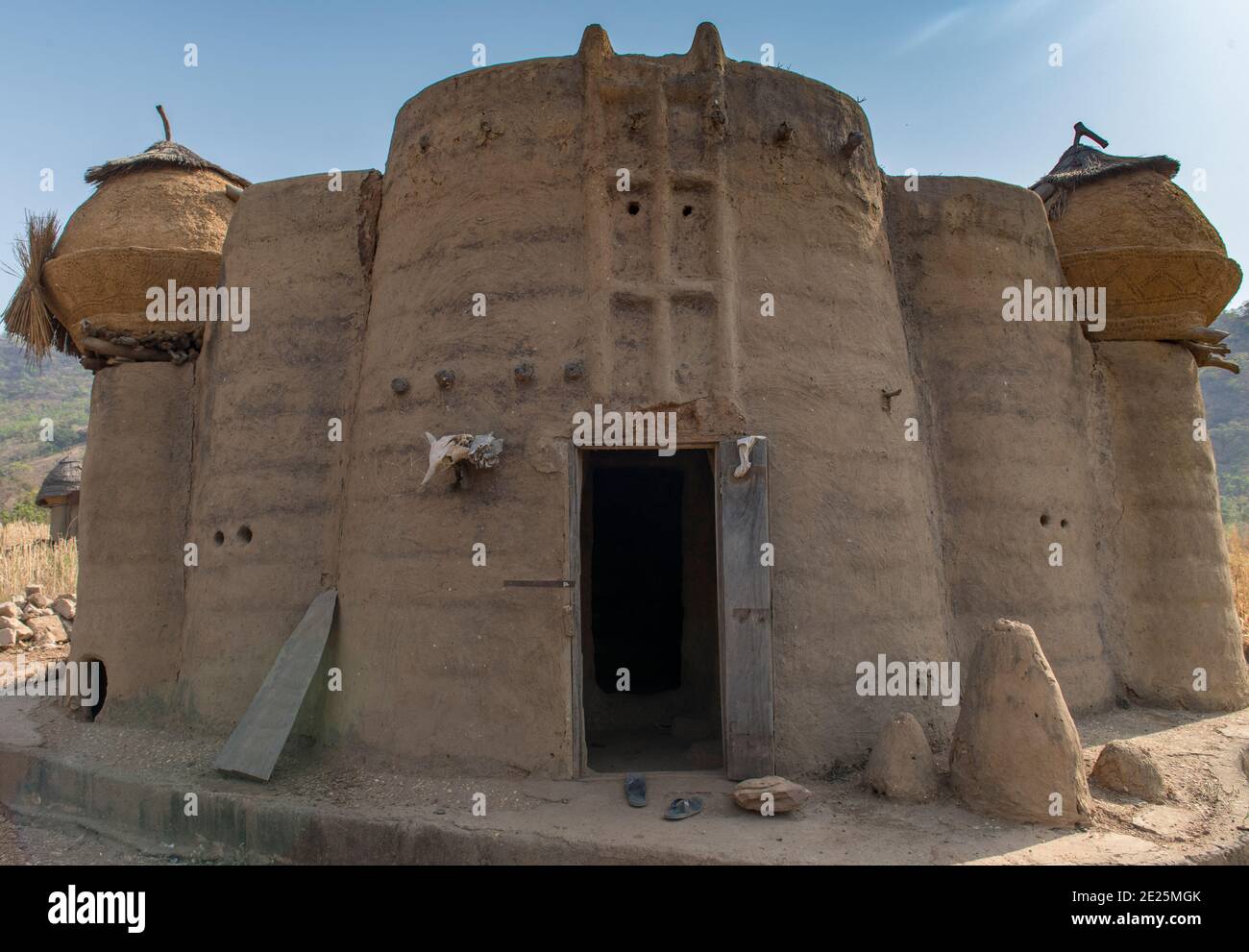 Earth tower house, called « takienta » of Batammariba people in ...