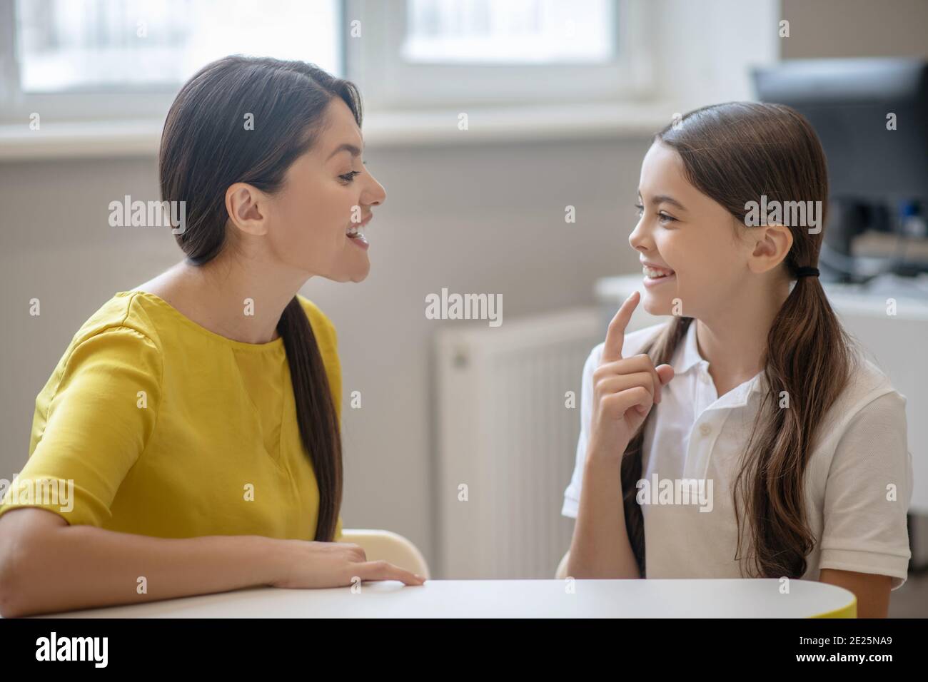 Understanding explanation hi-res stock photography and images - Alamy